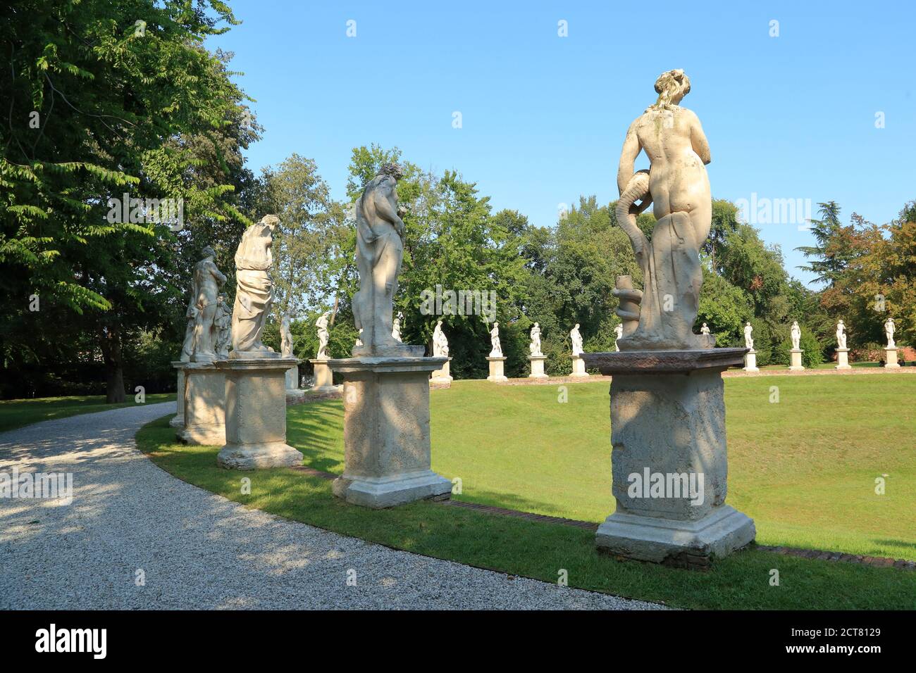 Cerere statua hi-res stock photography and images - Alamy