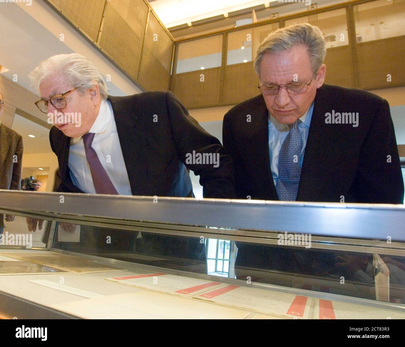 Austin, Texas, USA. 23rd Mar, 2007. Watergate journalists BOB WOODWARD ...