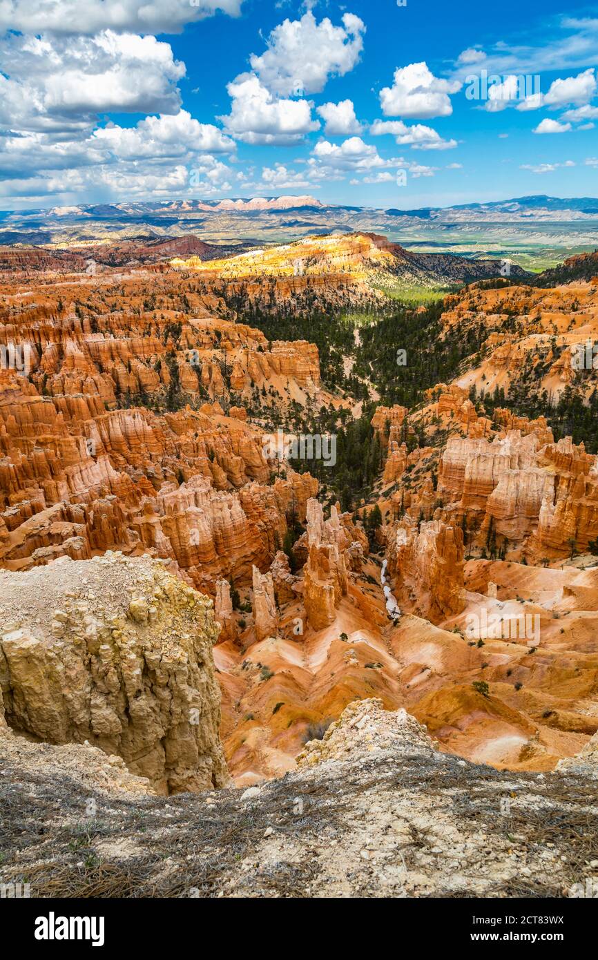 Inspiration Point lookout in Bryce Canyon National Park in Utah Stock ...