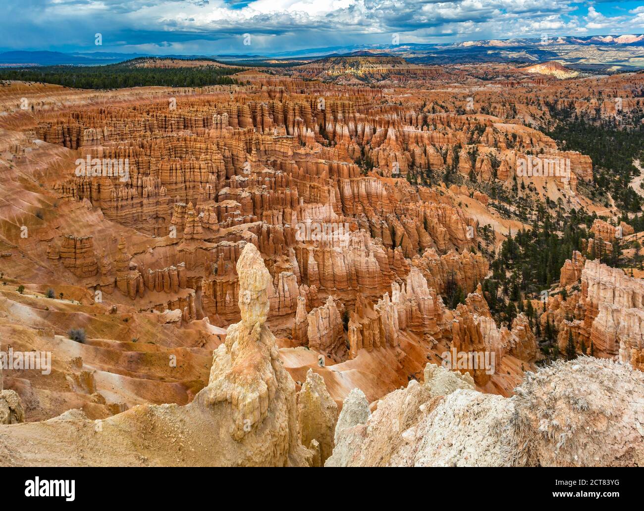 Inspiration Point lookout in Bryce Canyon National Park in Utah Stock ...