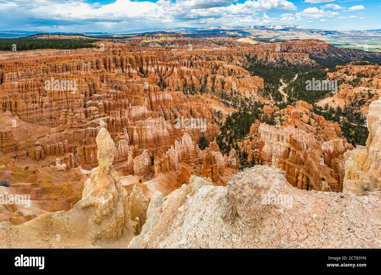 Inspiration Point lookout in Bryce Canyon National Park in Utah Stock ...