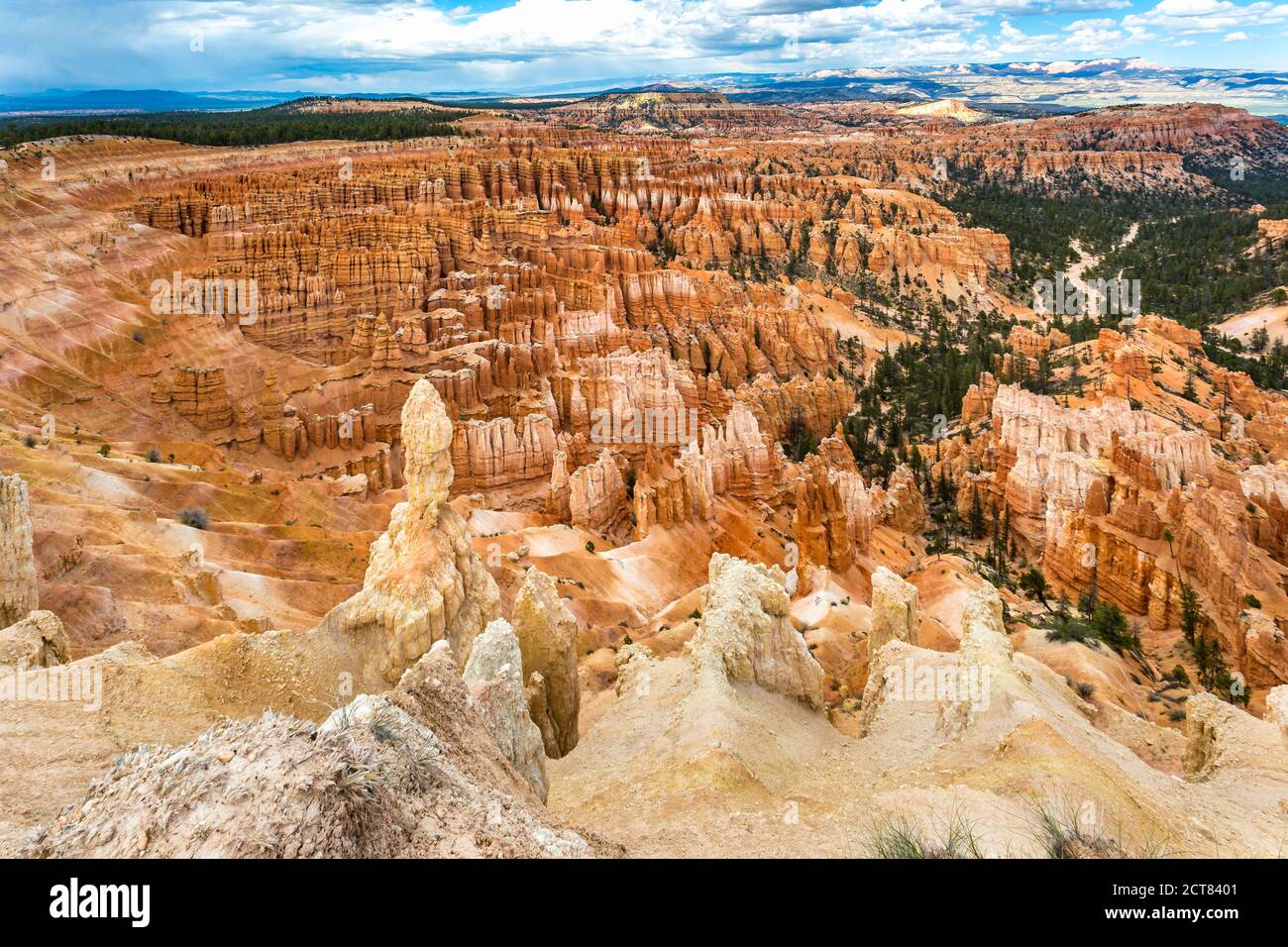 Inspiration Point lookout in Bryce Canyon National Park in Utah Stock ...