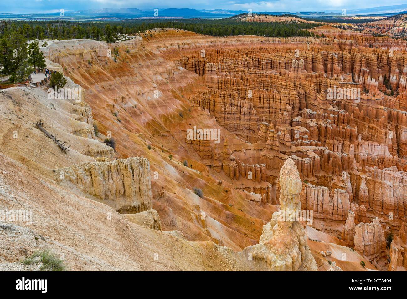 Inspiration Point lookout in Bryce Canyon National Park in Utah Stock ...