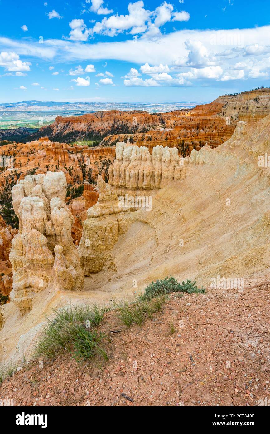 Inspiration Point lookout in Bryce Canyon National Park in Utah Stock ...