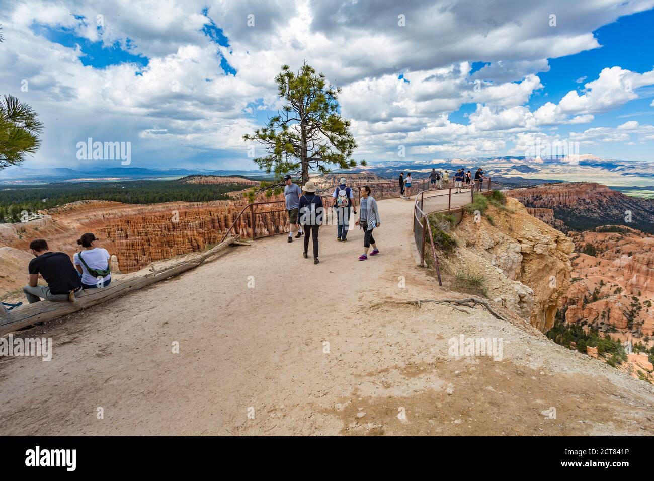 Inspiration Point lookout in Bryce Canyon National Park in Utah Stock ...