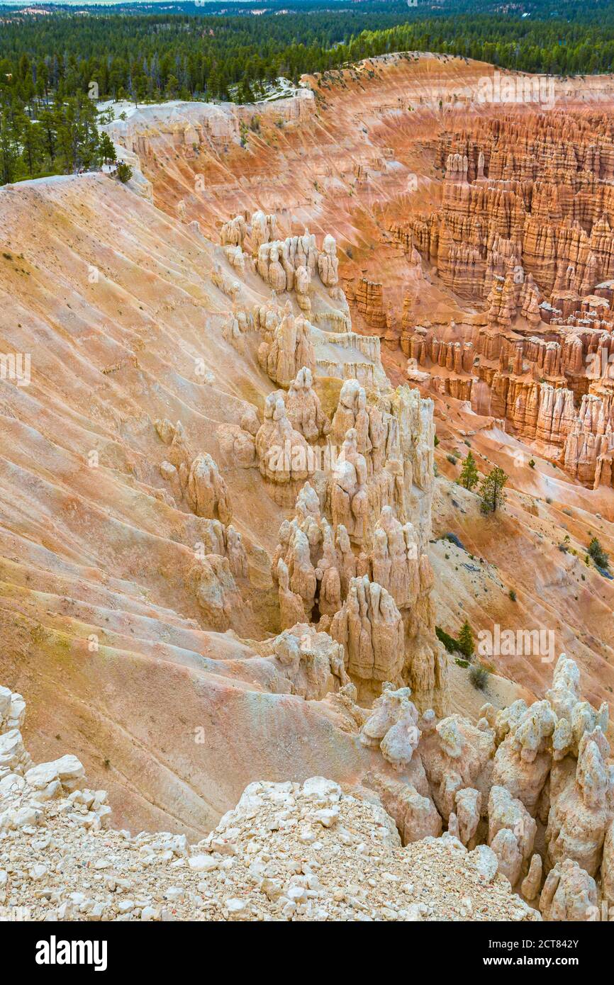 Inspiration Point lookout in Bryce Canyon National Park in Utah Stock ...