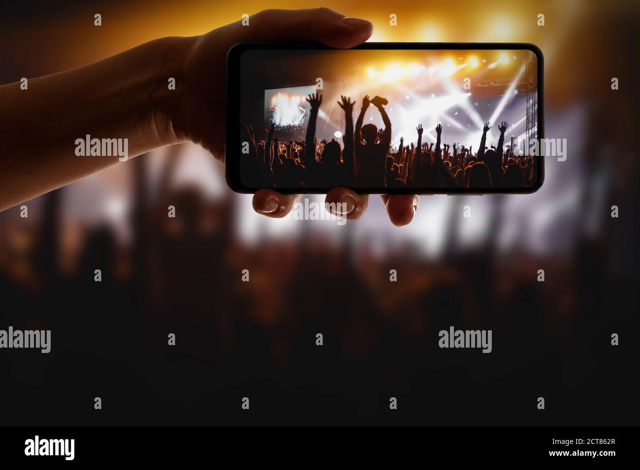 Show phone screen power hi-res stock photography and images - Alamy