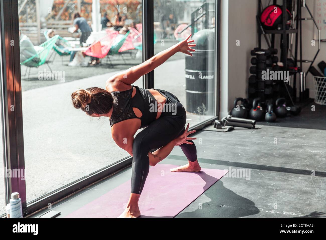 Fit young female athlete hi-res stock photography and images - Alamy
