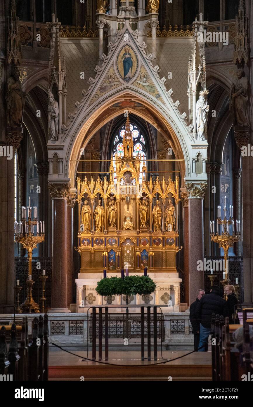 Neo gothic tabernacle hi-res stock photography and images - Alamy