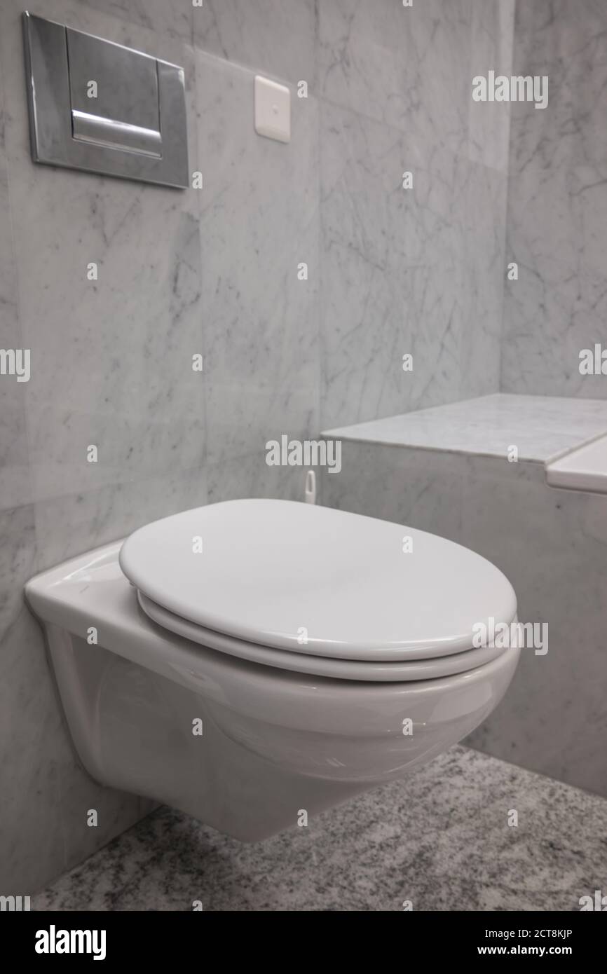 Modern wc hi-res stock photography and images - Alamy