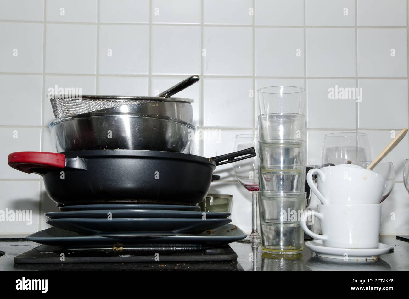 Dirty Dishes in Kitchen Stock Photo - Alamy