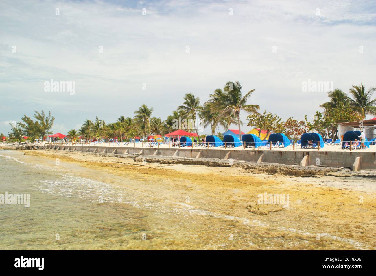 Beach at Princess Cayes in the Bahama Islands Stock Photo - Alamy