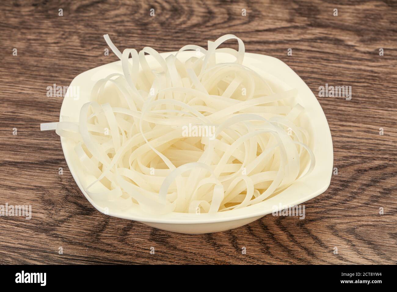 Boiled rice noodle ready for cooking Stock Photo - Alamy