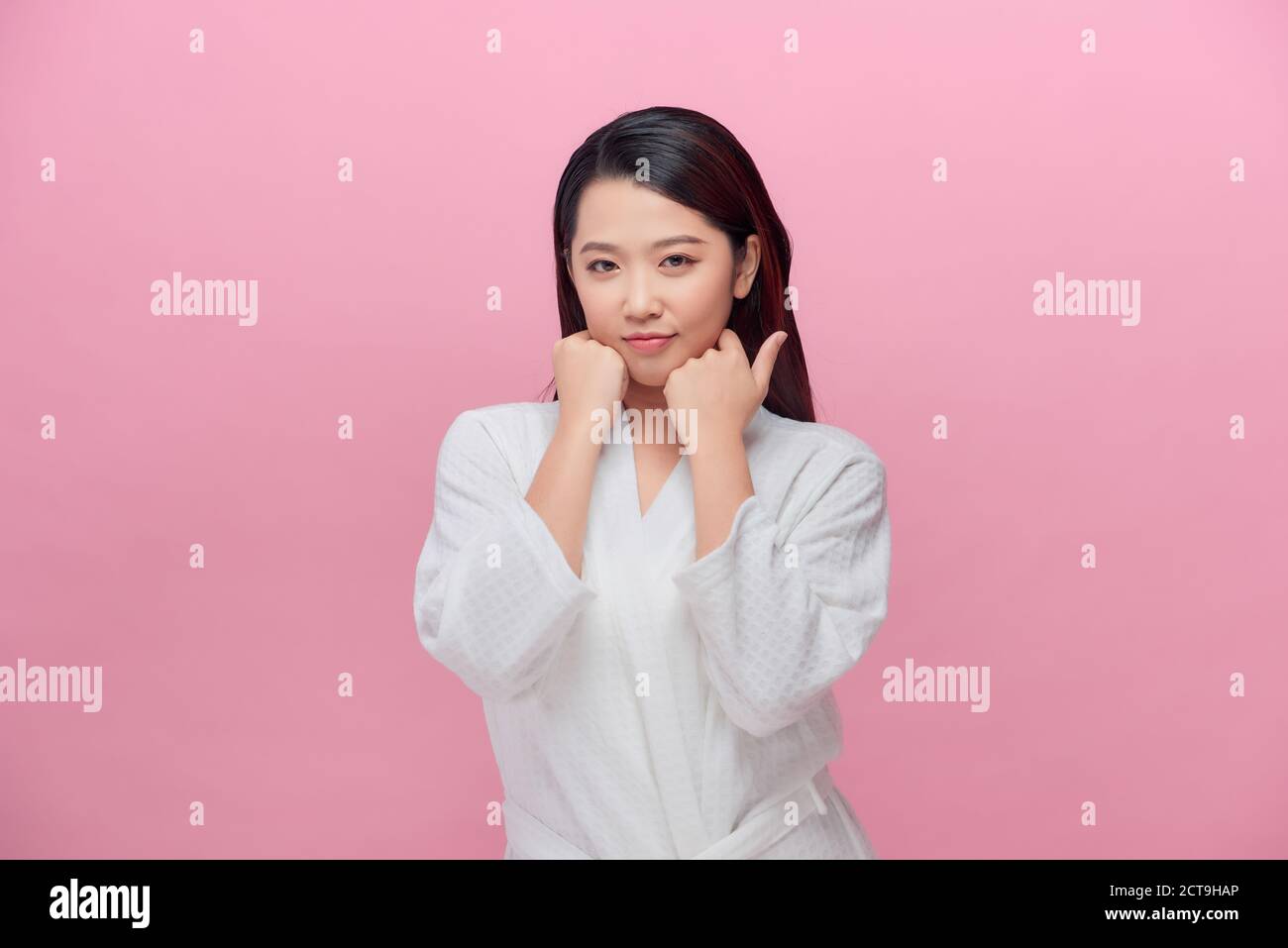Hands on chin hi-res stock photography and images - Alamy