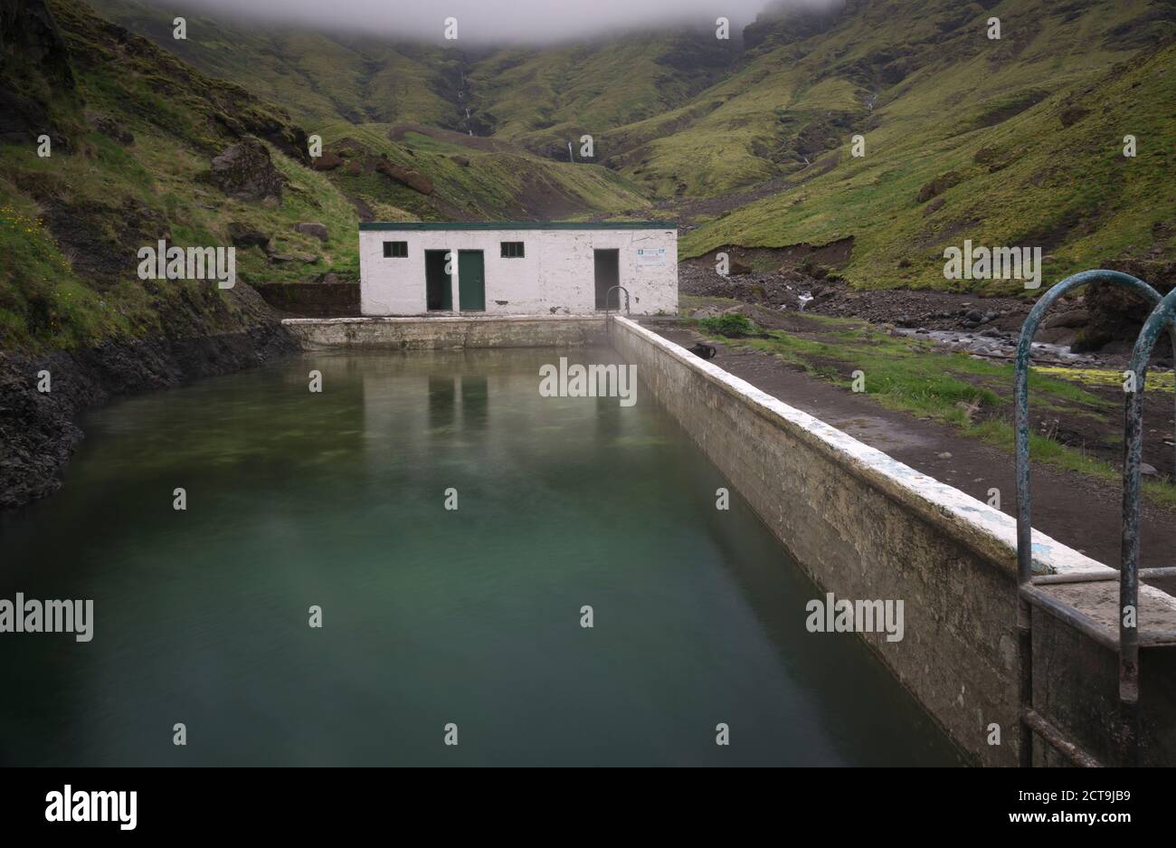 Old swimming pool hi-res stock photography and images - Alamy