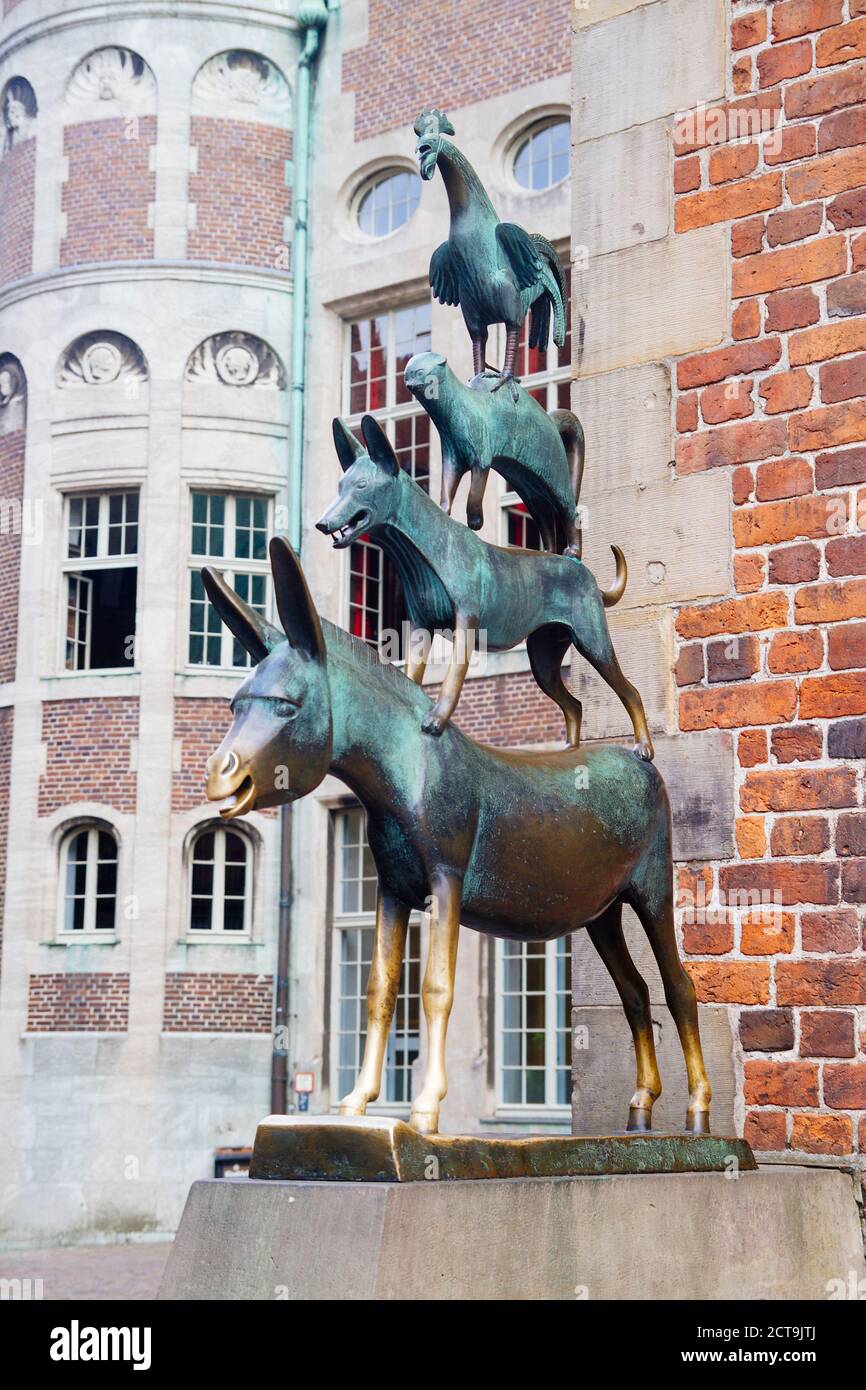 Germany, Bremen, statue of Town Musicians of Bremen at the town hall ...
