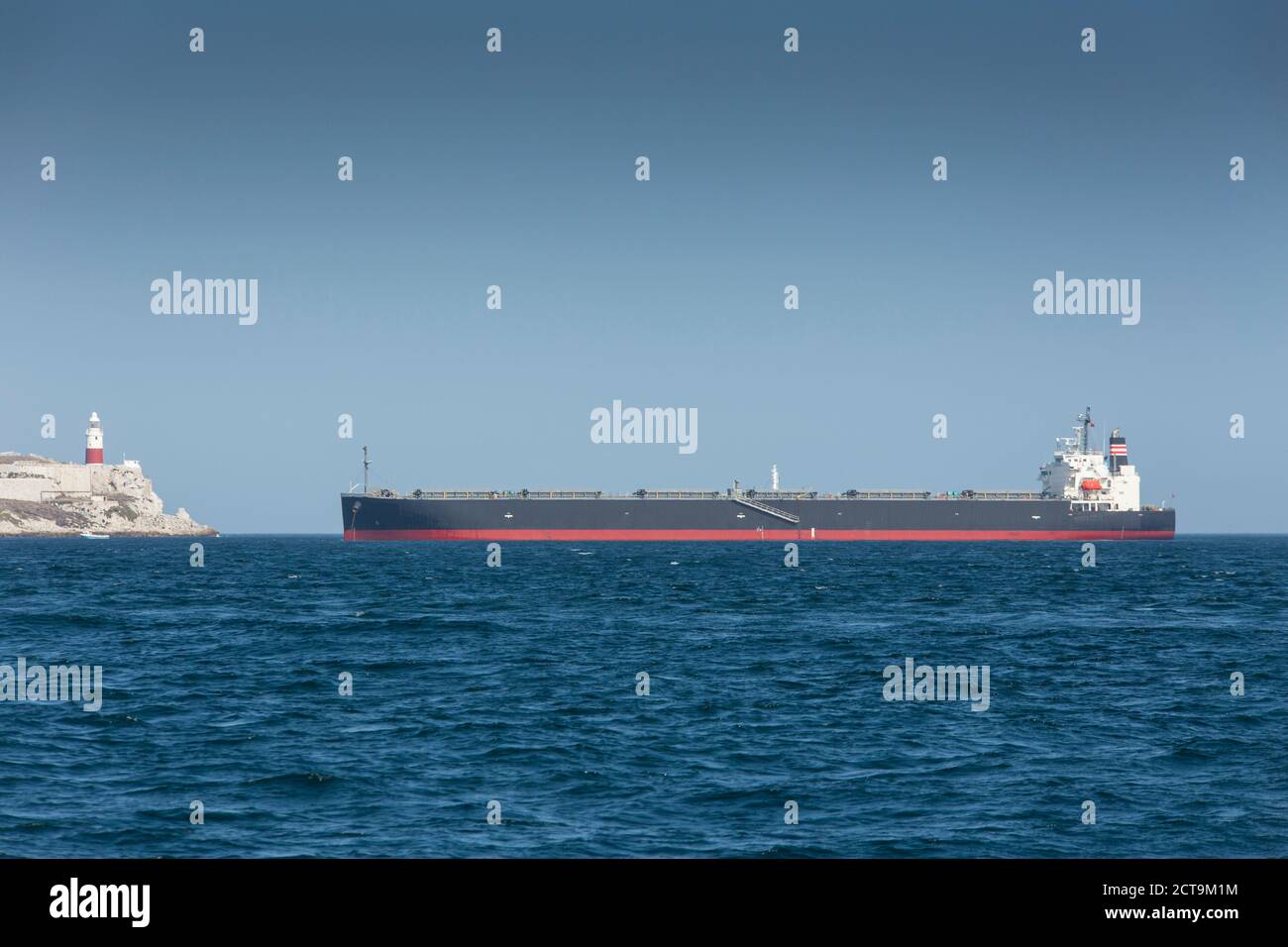 Ocean oil tower hi-res stock photography and images - Alamy