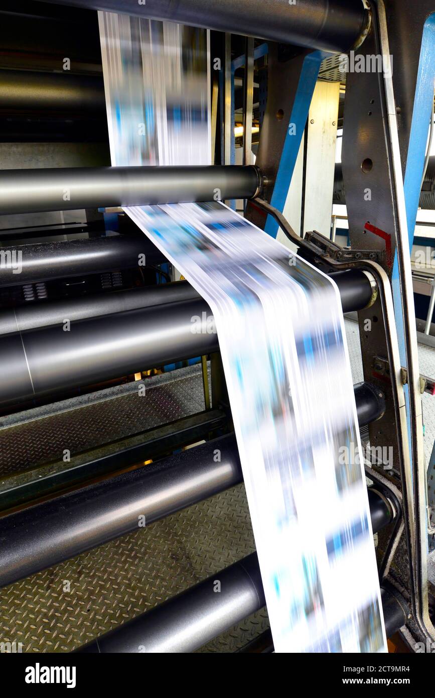Printing of newspapers in a printing shop hi-res stock photography and ...