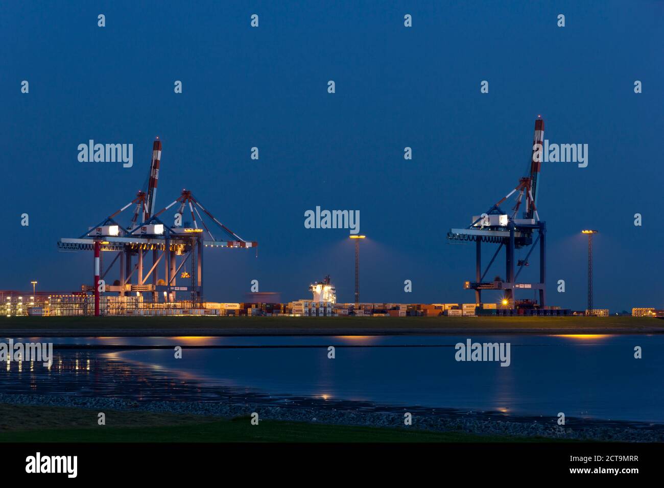 Bremerhaven container port hi-res stock photography and images - Alamy