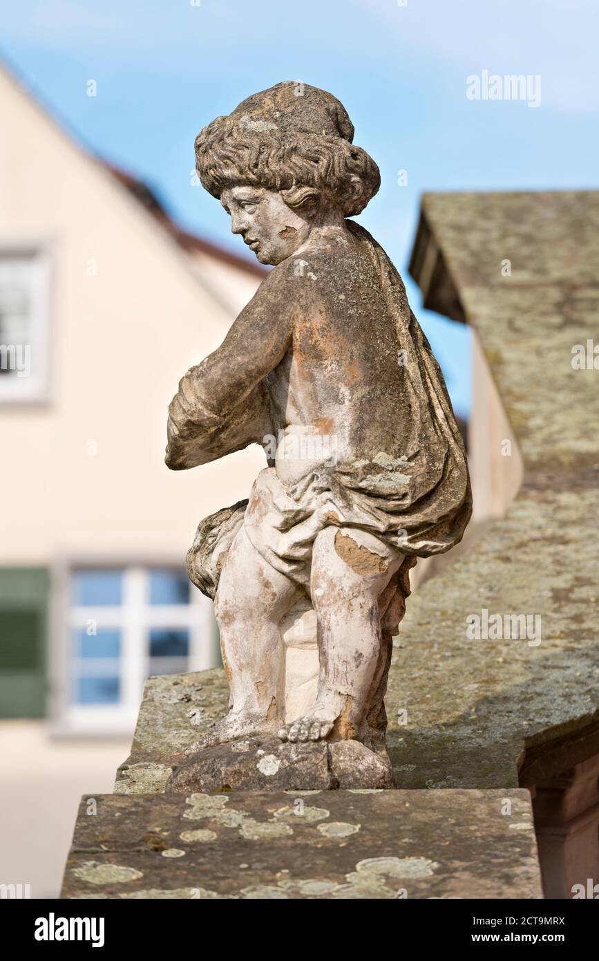 Garden castle wall hi-res stock photography and images - Alamy