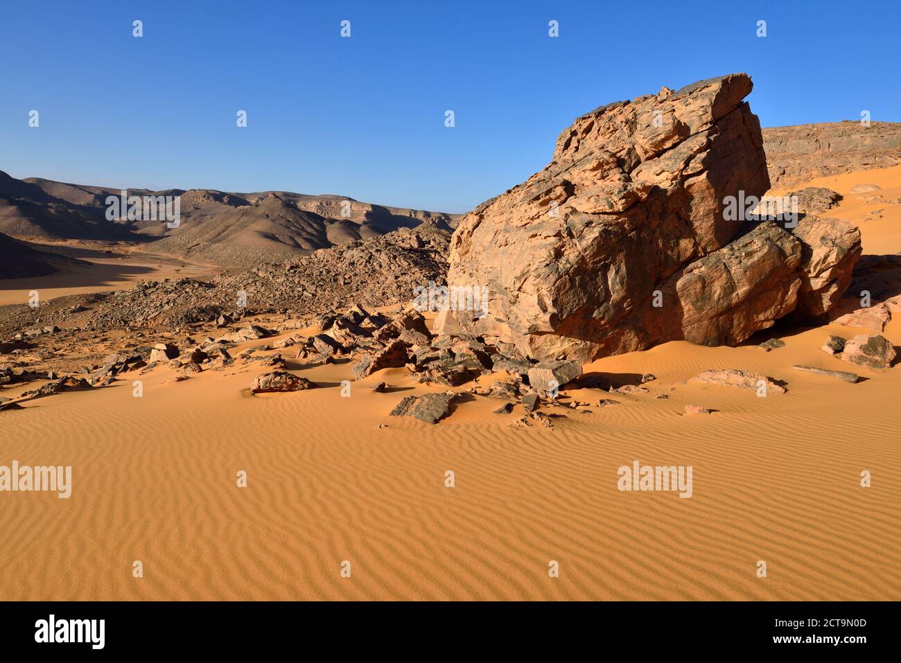 Western escarpment of tadrart plateau hi-res stock photography and ...