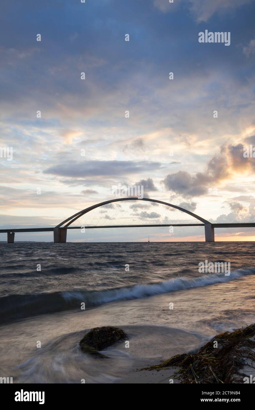 Sound bridge hi-res stock photography and images - Alamy