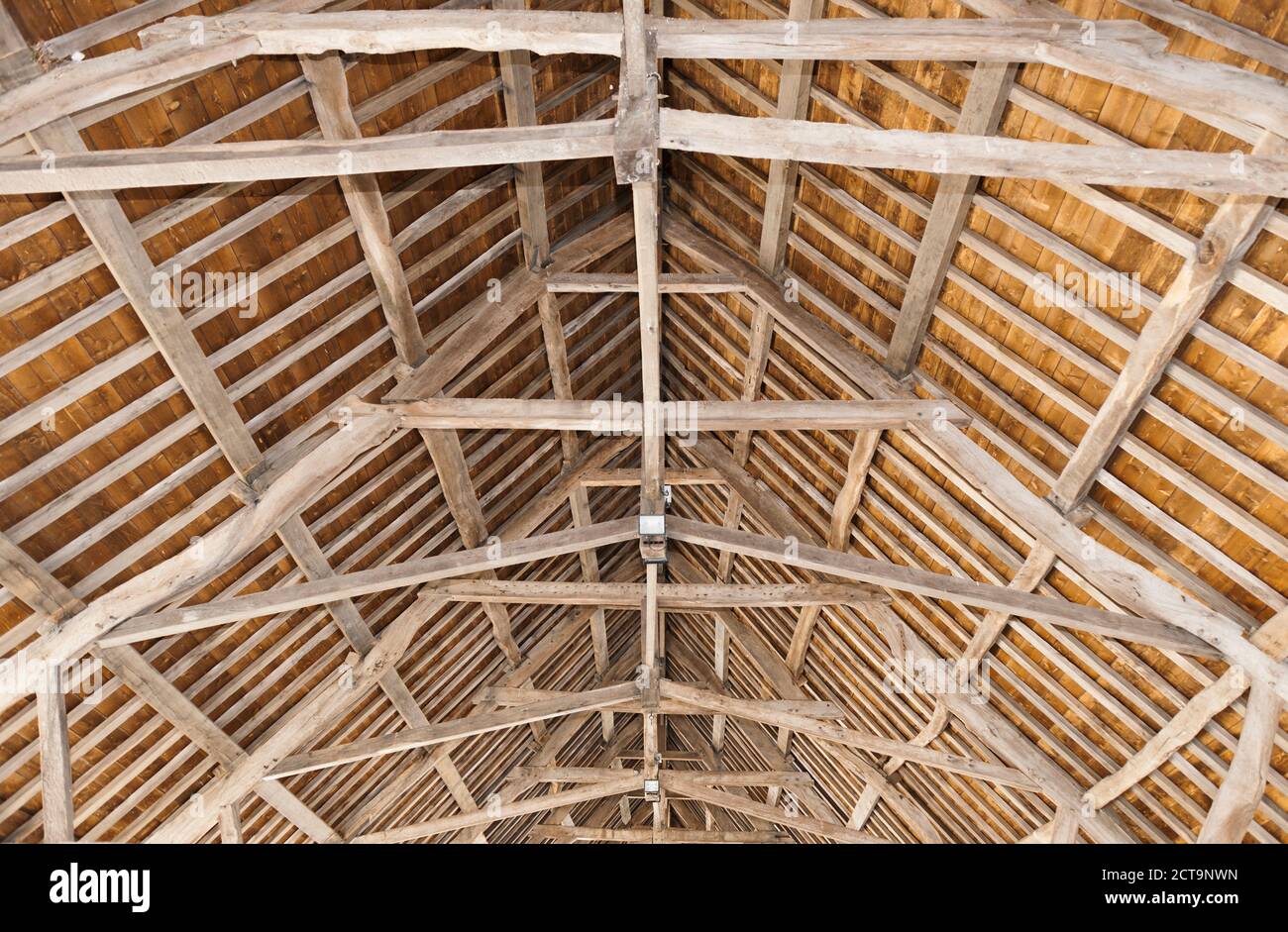 Angle beams hi-res stock photography and images - Alamy