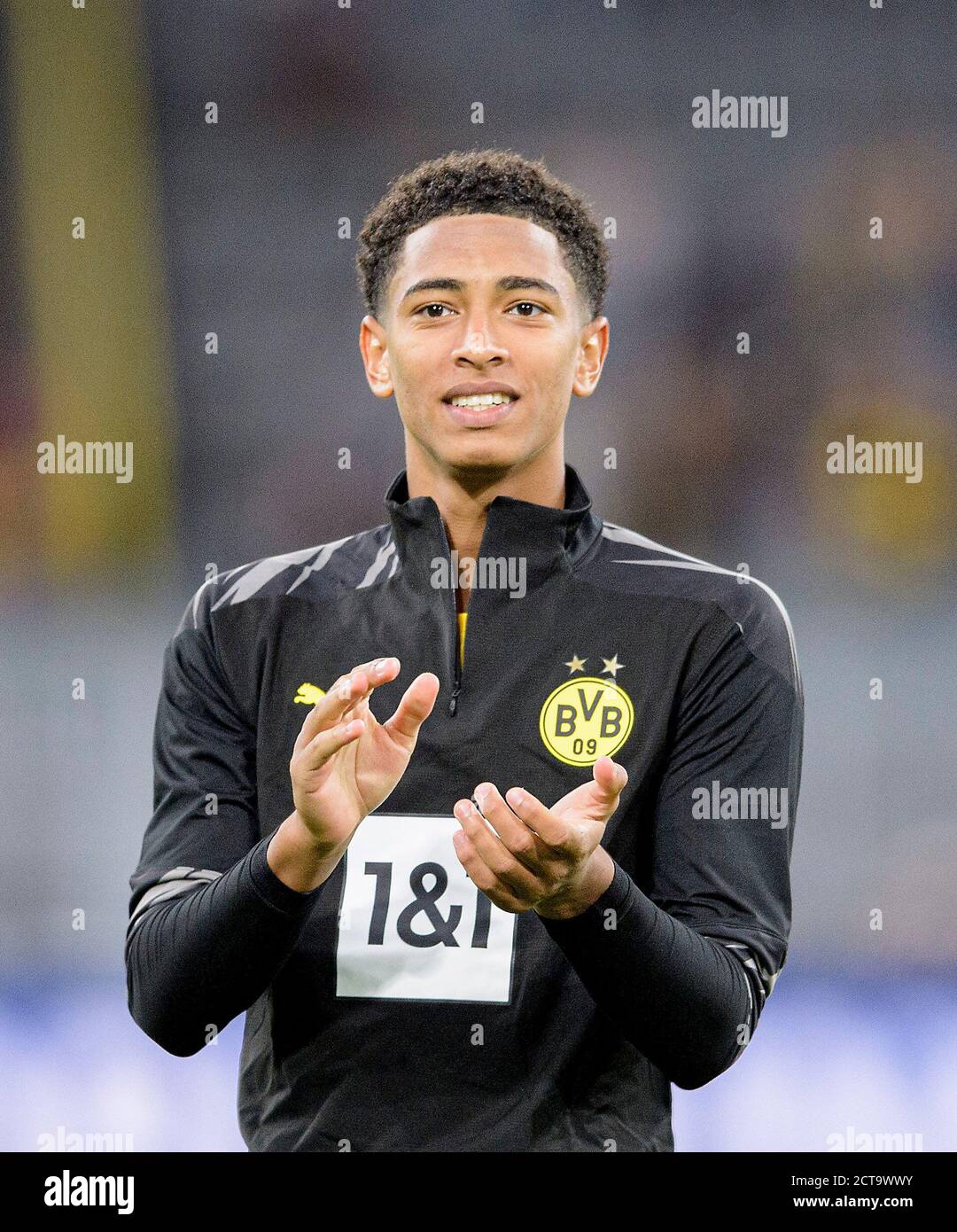 Jude BELLINGHAM (DO) gesture, gesture, clap. clapping, soccer 1st ...