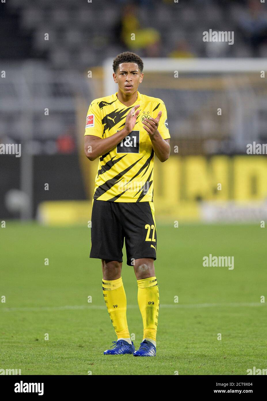 Jude BELLINGHAM (DO) gesture, gesture, clap. clapping, soccer 1st ...