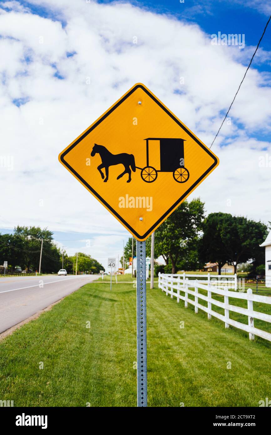 Amish buggy sign hi-res stock photography and images - Alamy