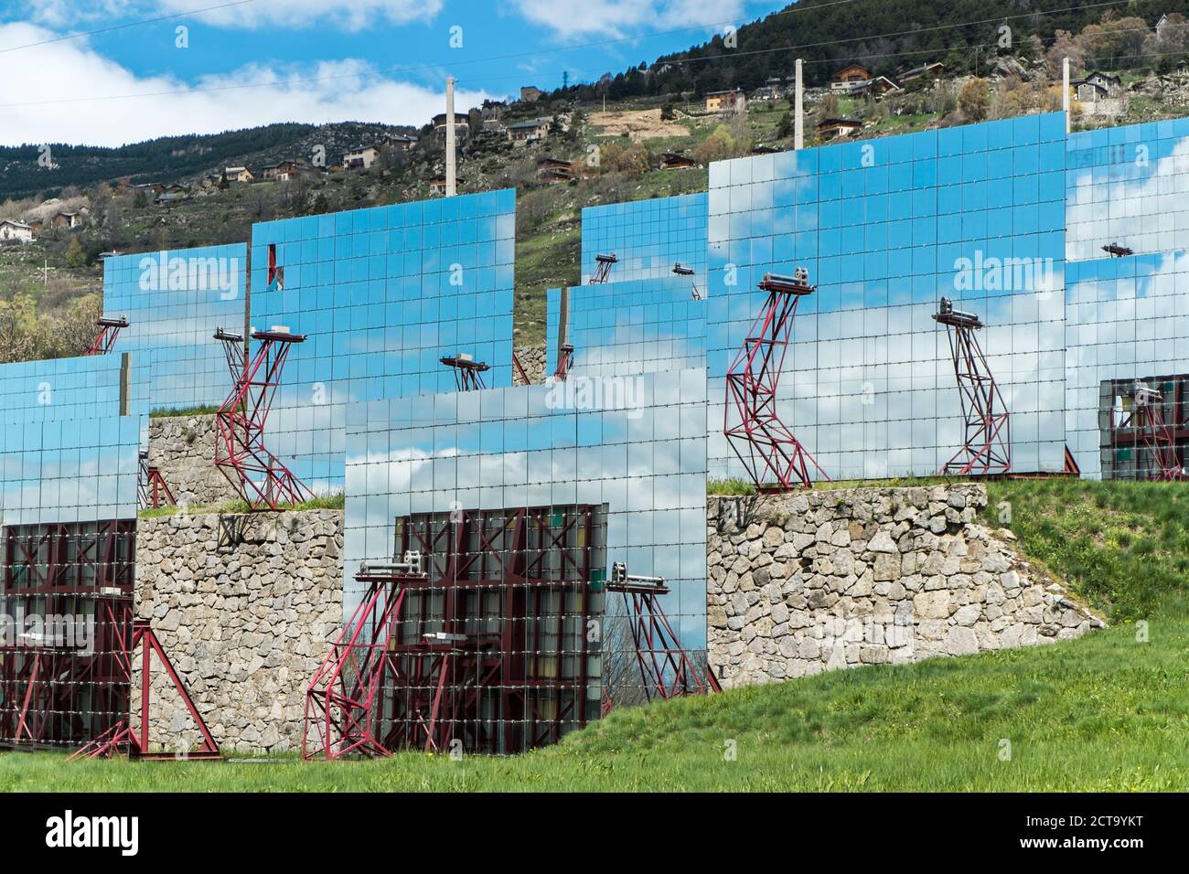 Solar forge four solaire dodeillo in font romeu odeillo via hi-res ...