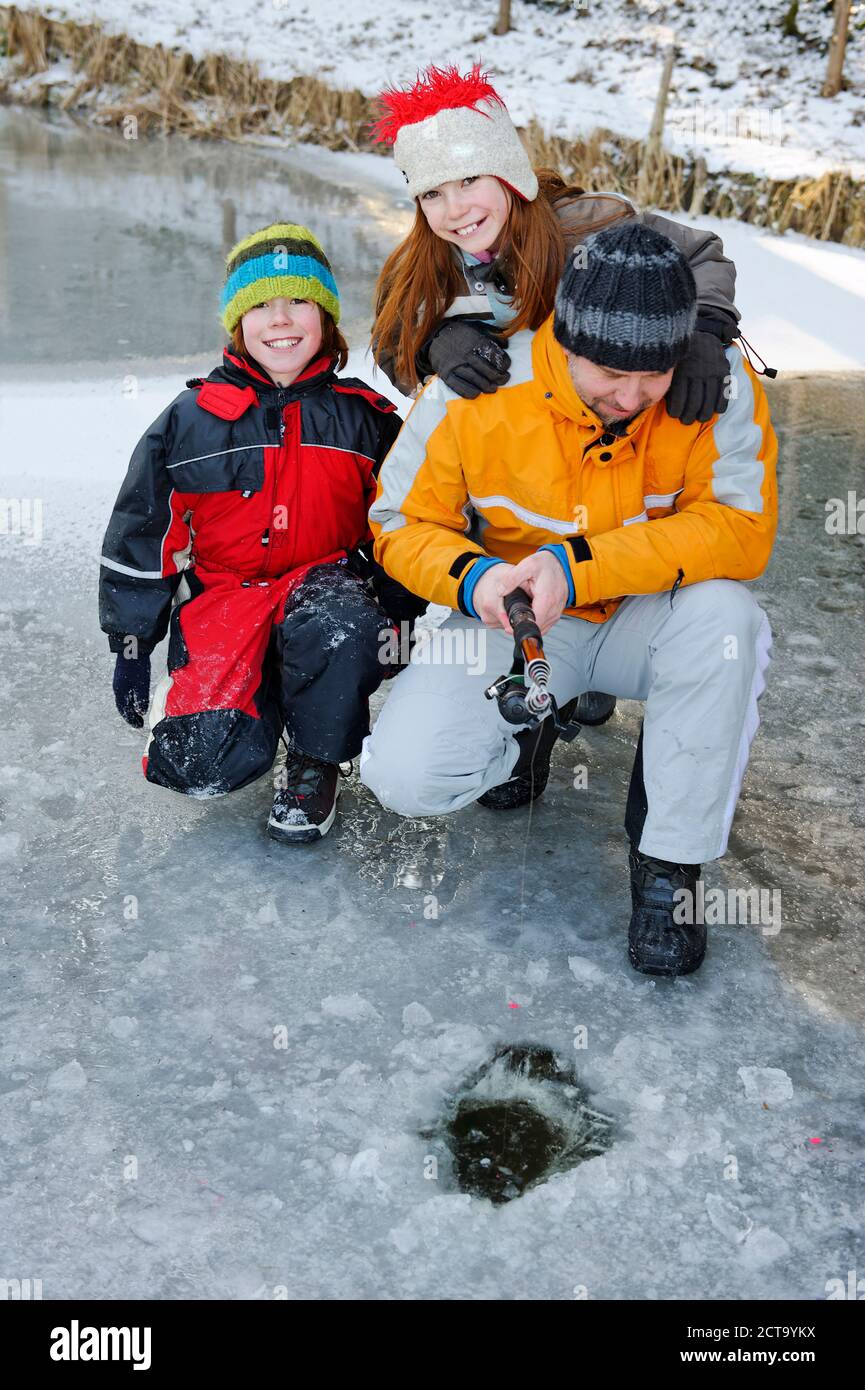 Ice Fishing Shack Clipart Of Children