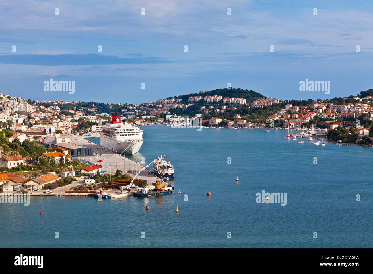 Croatia, Dubrovnik, View of harbour Stock Photo - Alamy