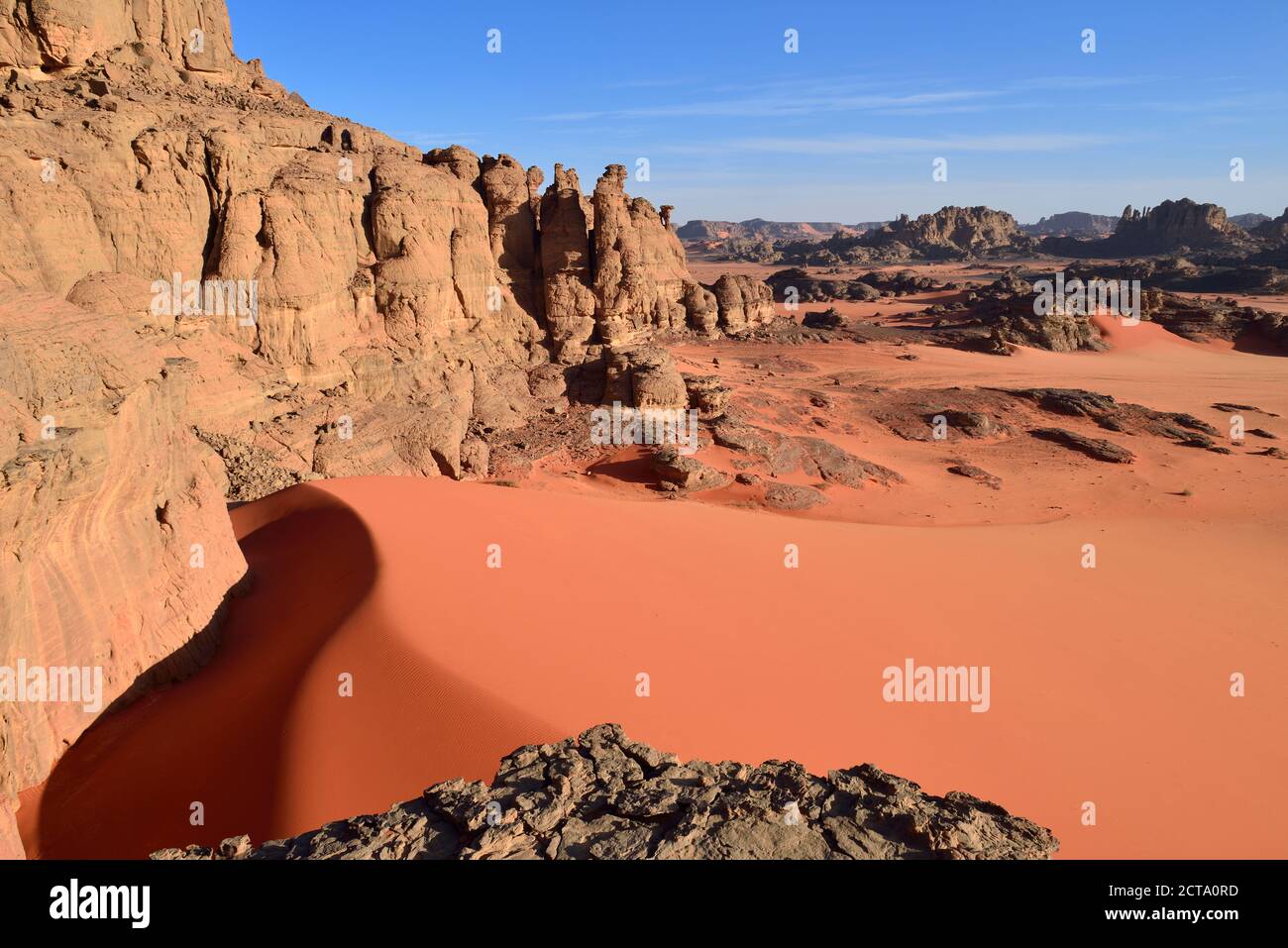 Desert landscape algeria hi-res stock photography and images - Alamy