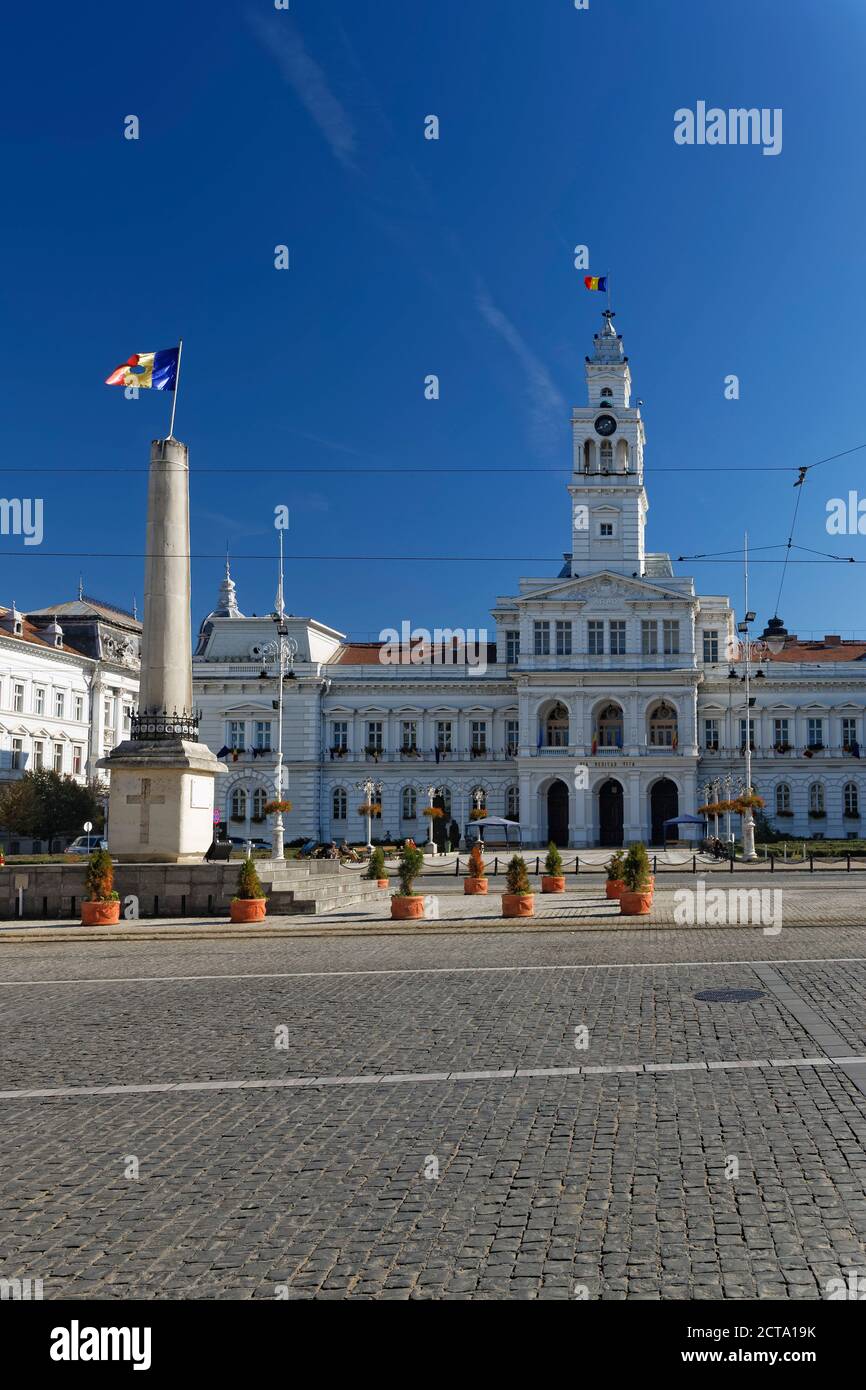 Rumania, Crisana, Arad, Town hall Stock Photo - Alamy