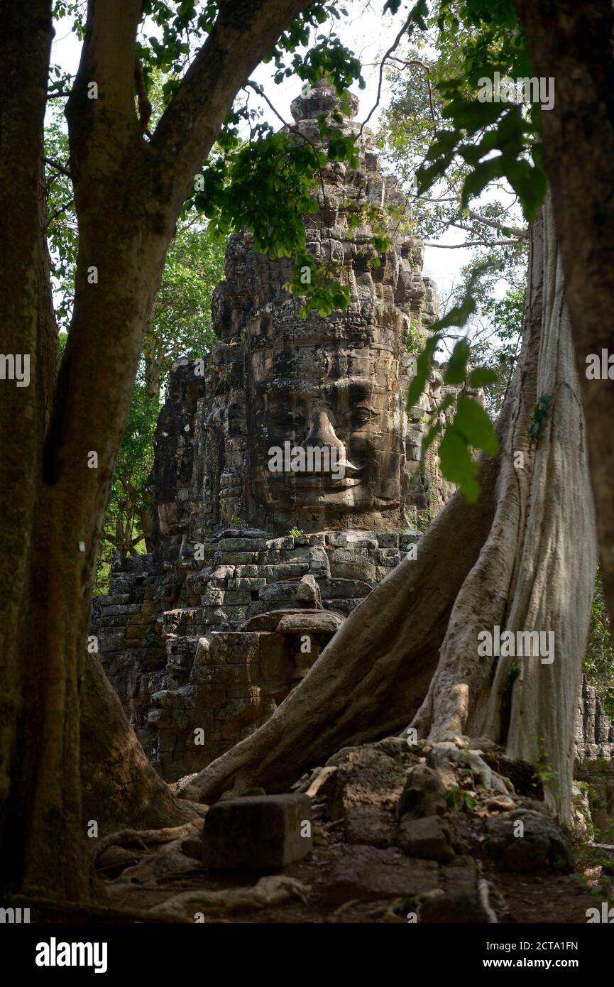 Angkor thom gate hi-res stock photography and images - Alamy