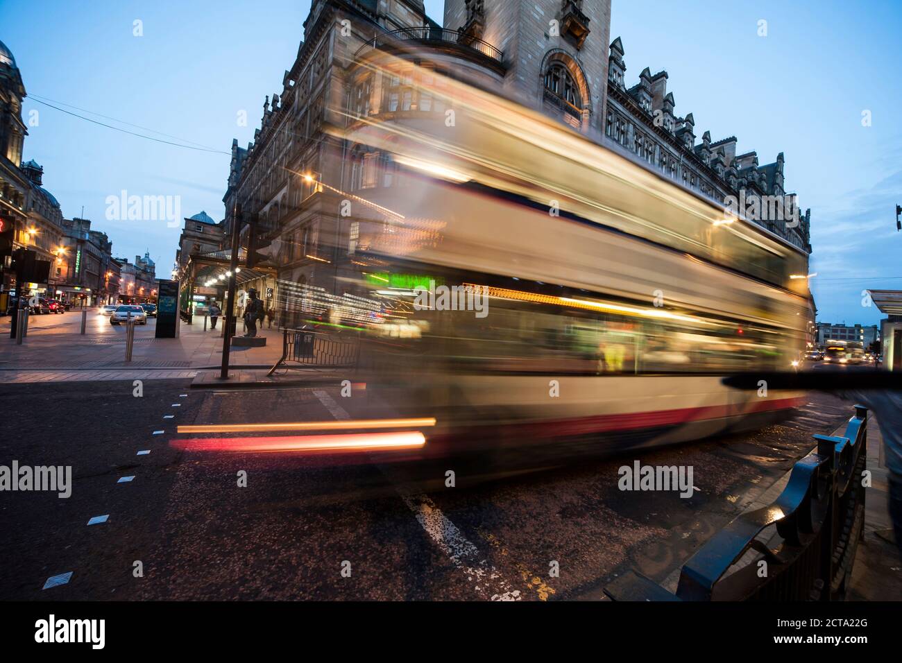 Great Britain, Scotland, Glasgow, Gordon Street, bus at main station ...
