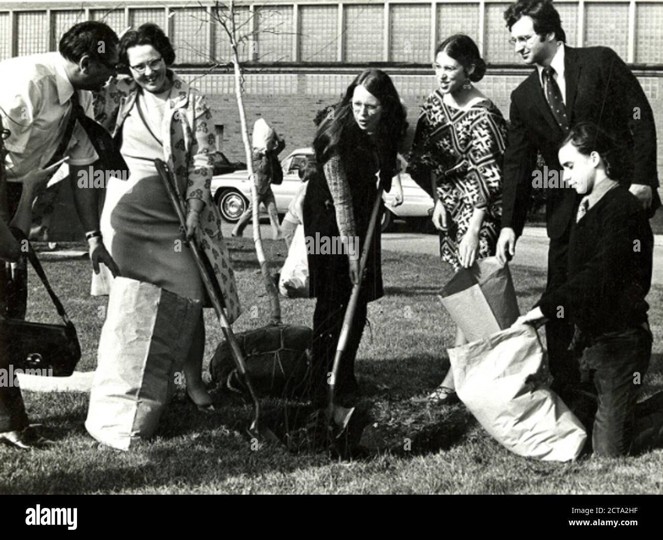 Historical tree planting hi-res stock photography and images - Alamy