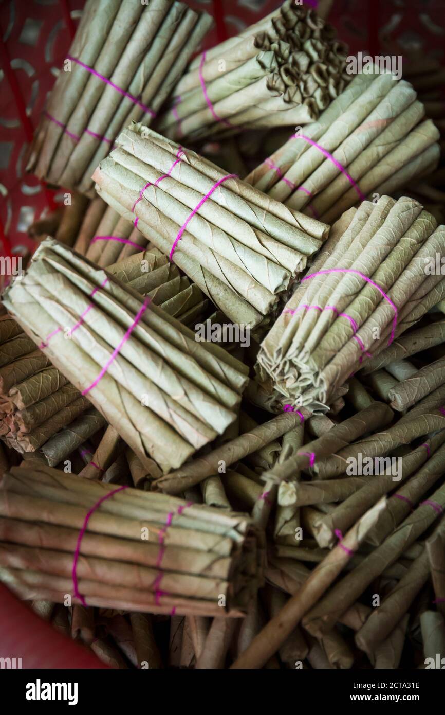 Group of beedi hi-res stock photography and images - Alamy