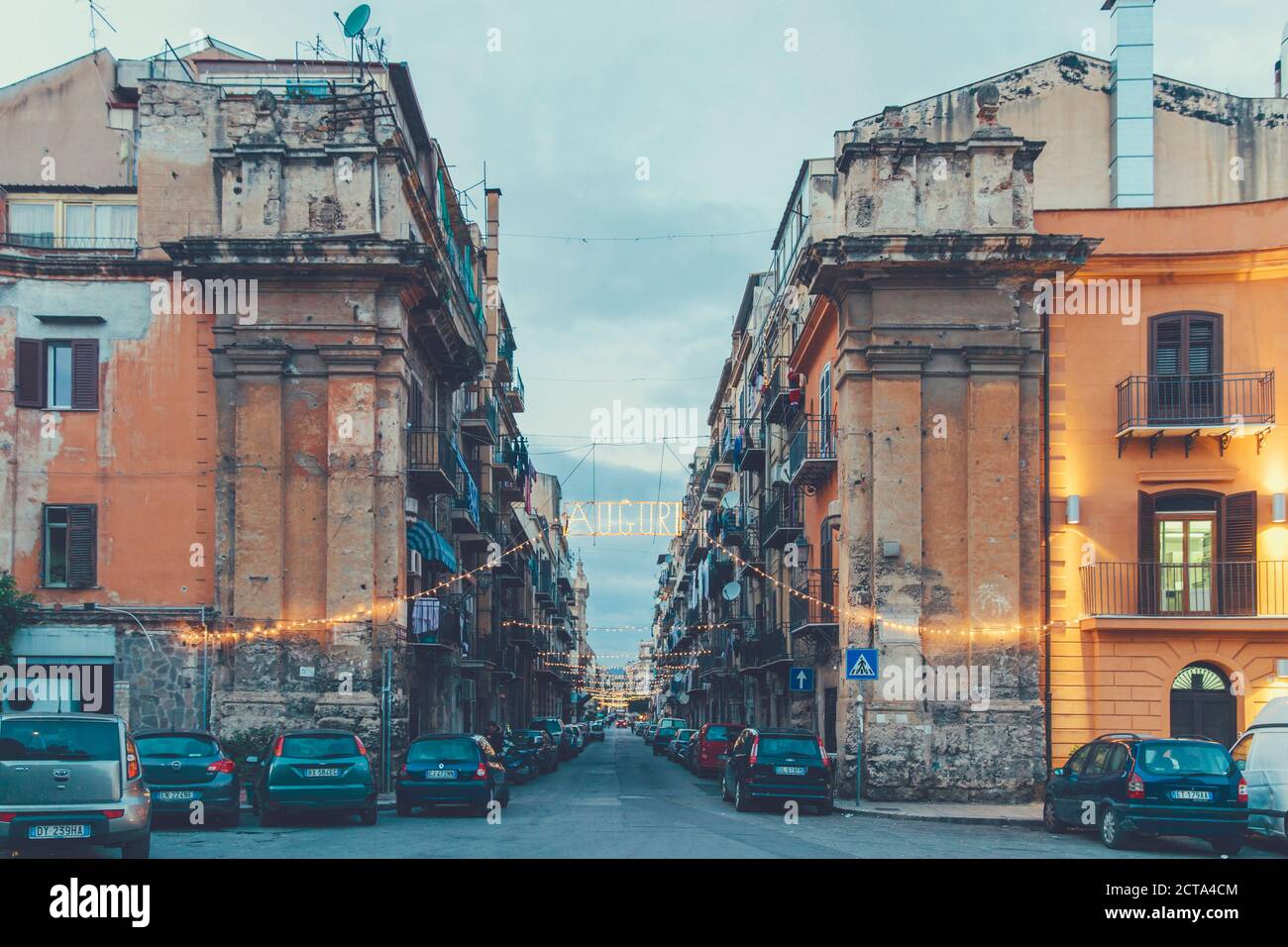 Palermo street view hi-res stock photography and images - Alamy