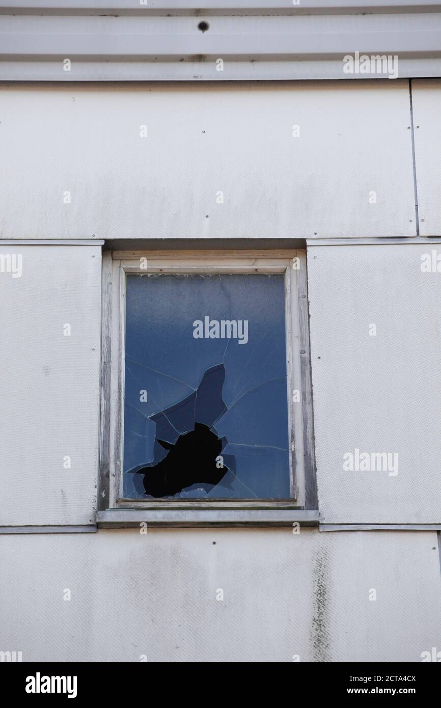 Broken front window hi-res stock photography and images - Alamy