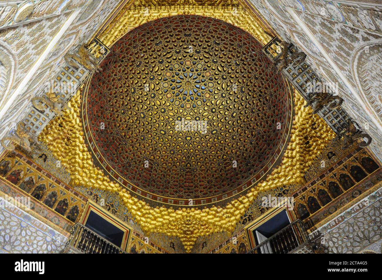 Muqarnas ceiling hi-res stock photography and images - Alamy