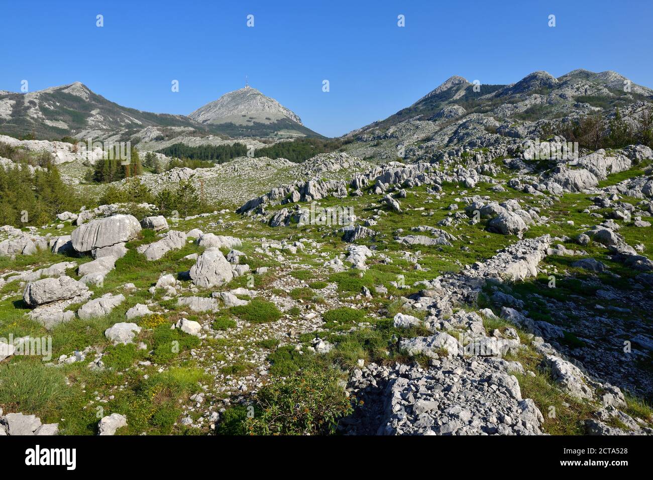 Karst landscape hi-res stock photography and images - Alamy