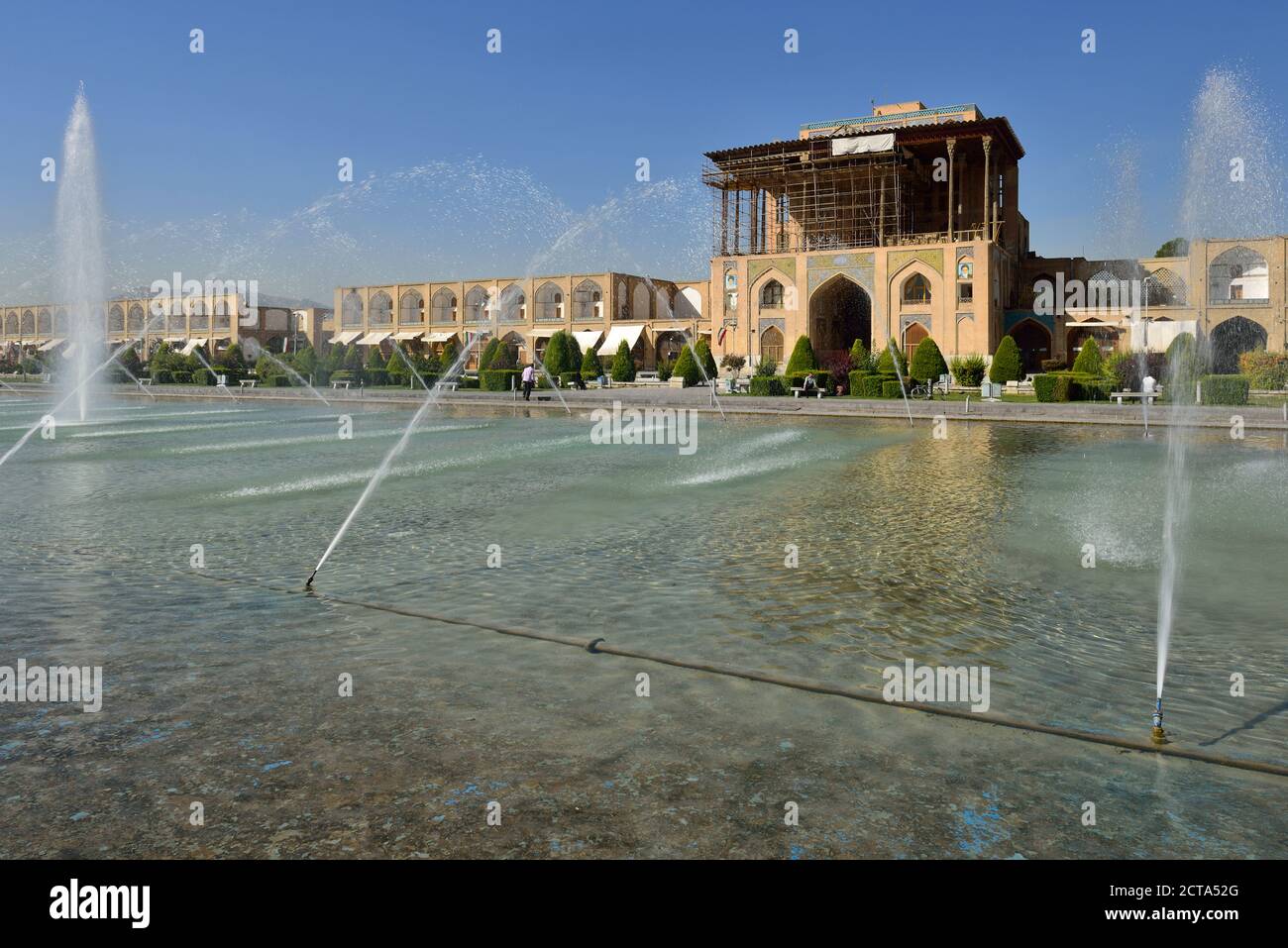 Iran, Isfahan, Ali Qapu palace at Meidan-e Emam Stock Photo - Alamy