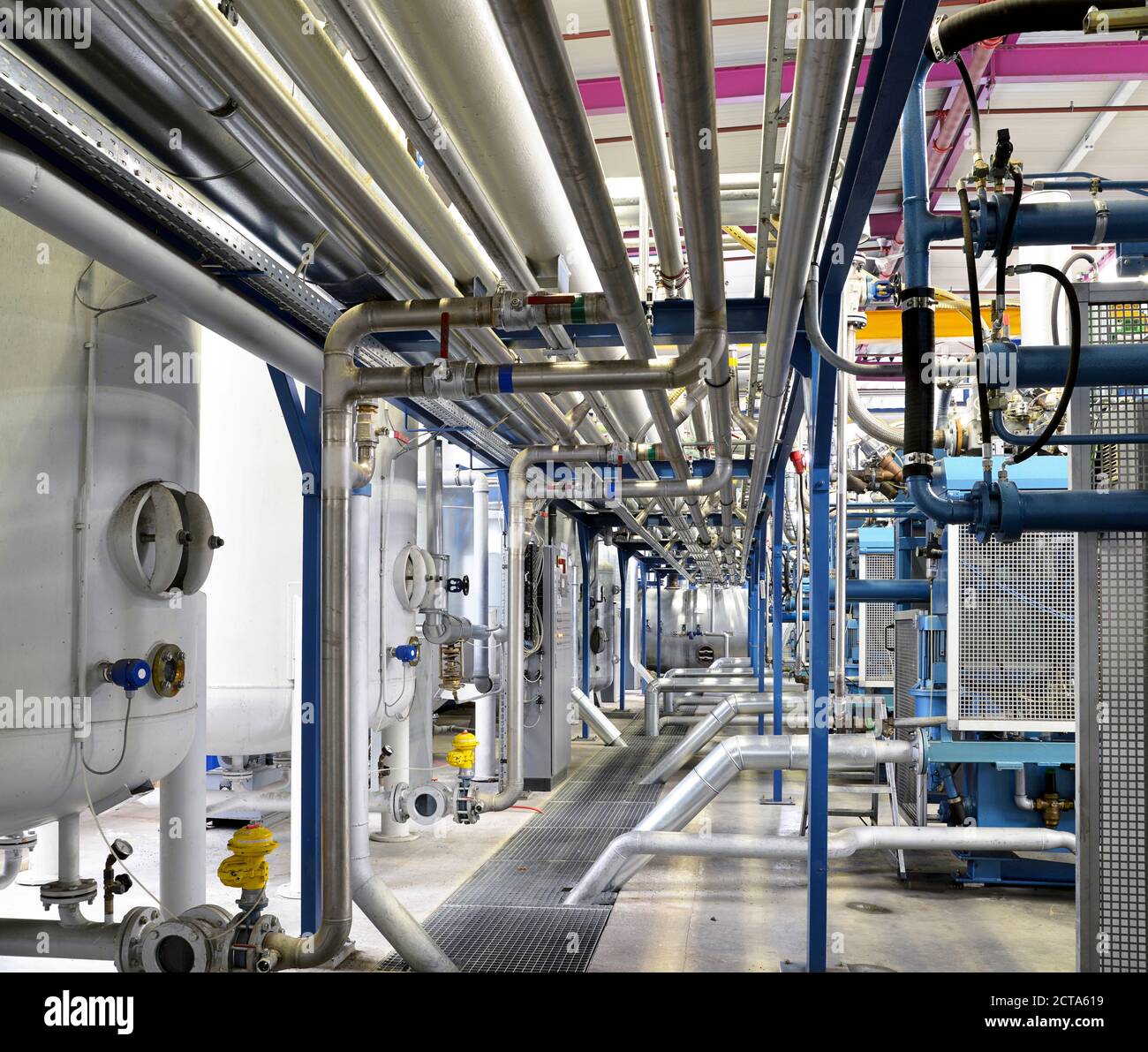 Industrial hall hi-res stock photography and images - Alamy