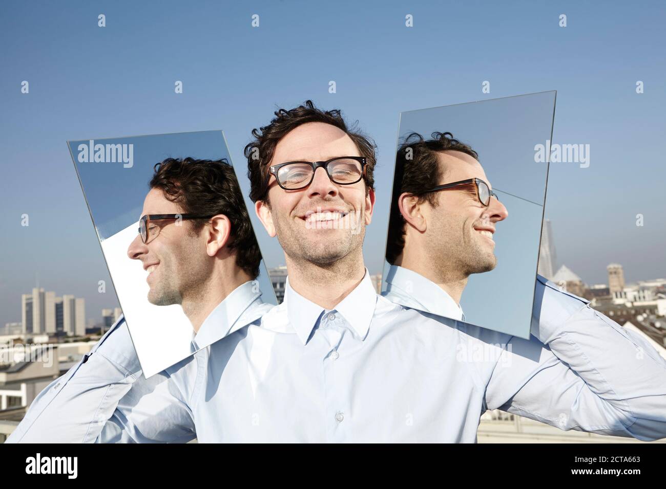 Side view mirrors hi-res stock photography and images - Alamy