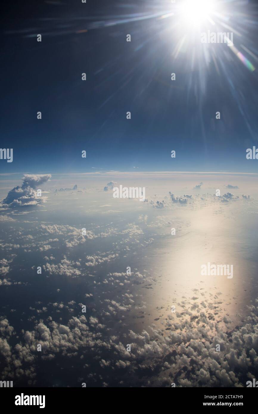 Sun above hi-res stock photography and images - Alamy