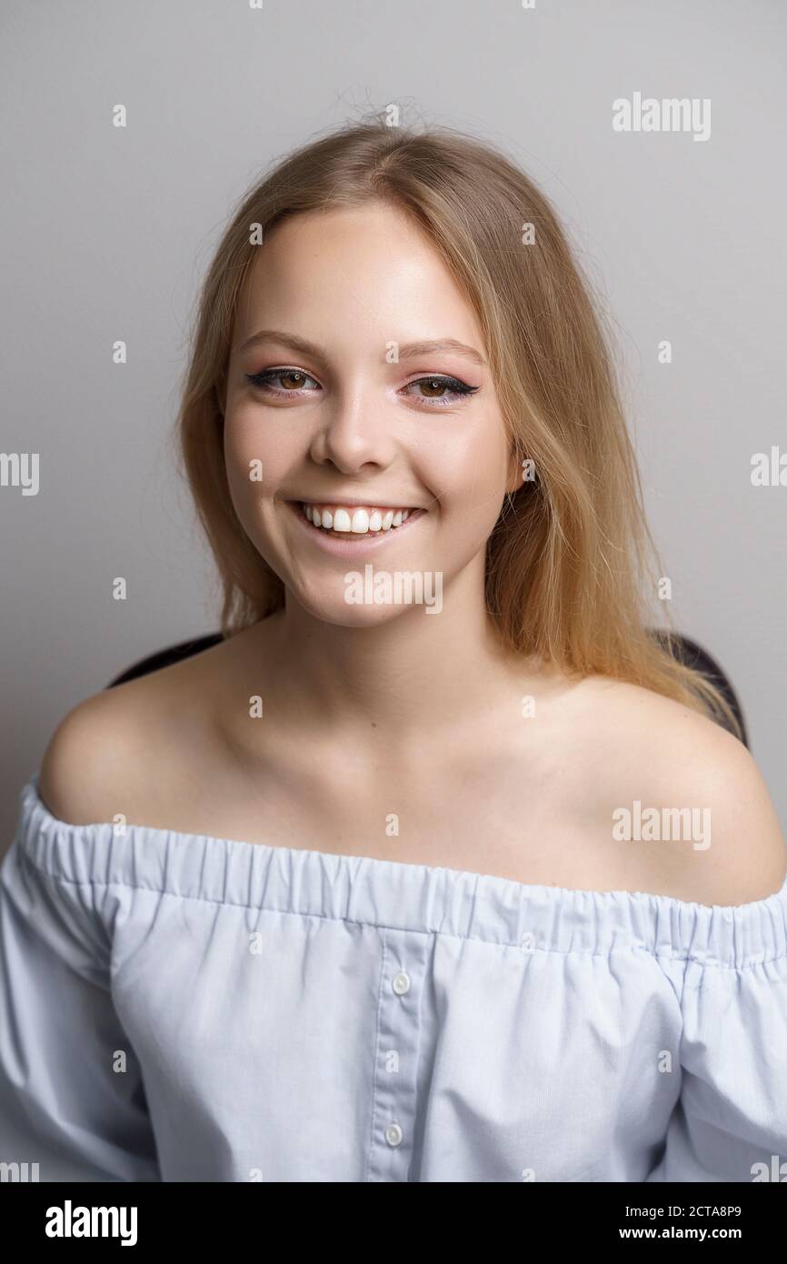 portrait of a beautiful laughing girl. cute girl 16 years old Stock Photo - Alamy