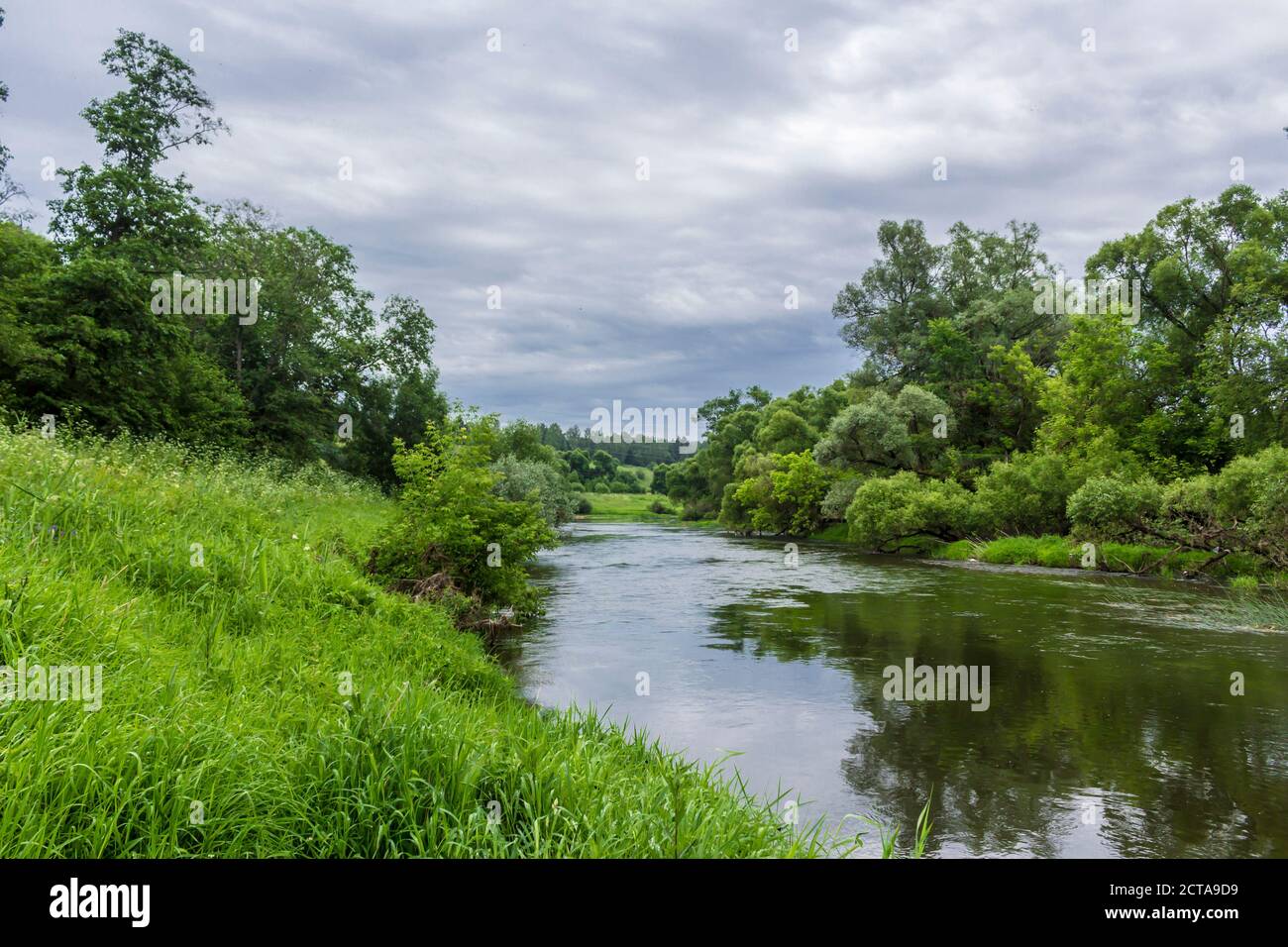 River perspective hi-res stock photography and images - Alamy