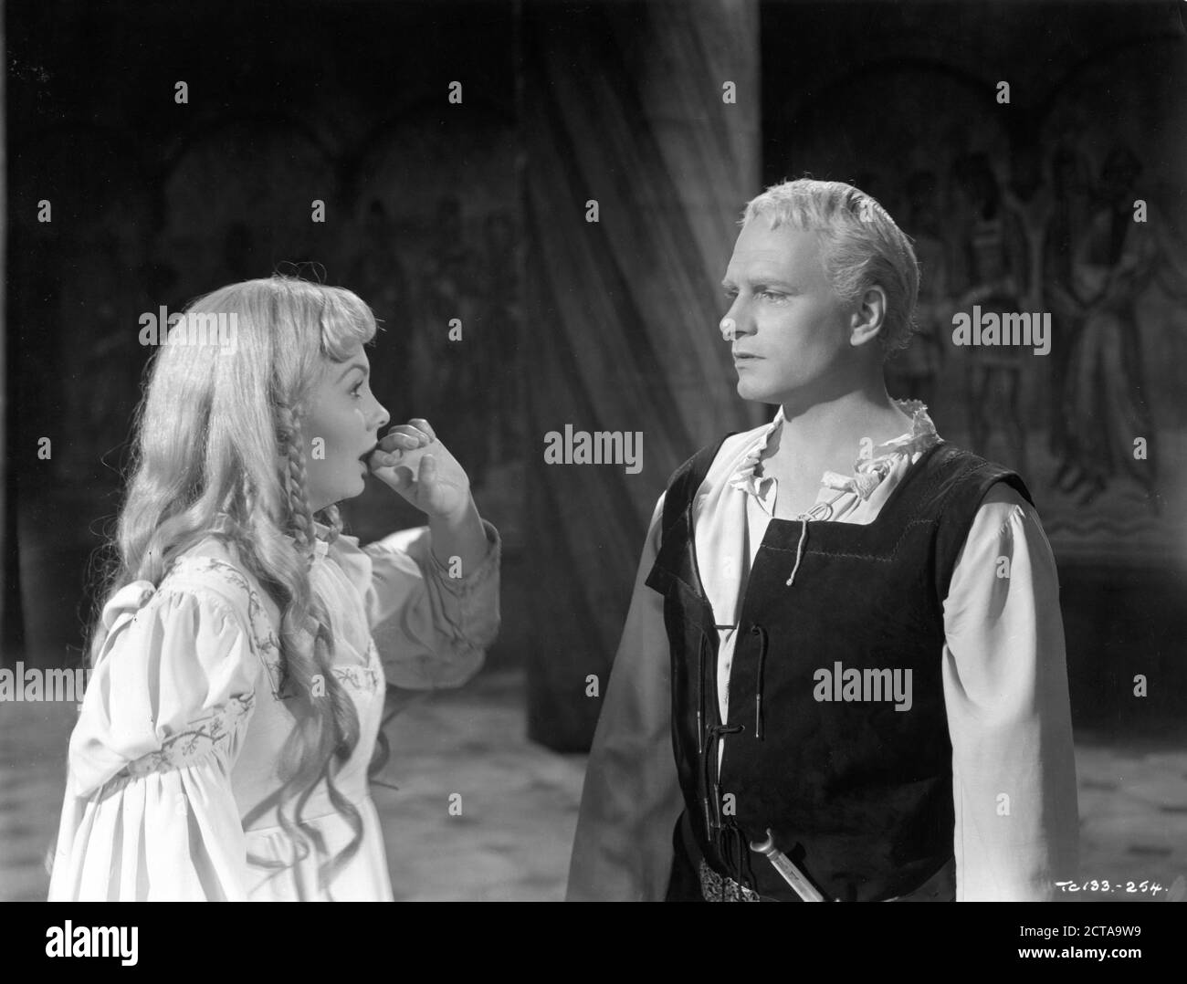 Hamlet Laurence Olivier 1948 High Resolution Stock Photography and ...